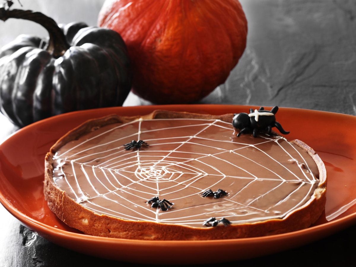 Recept på Halloweenkaka med nougat & choklad | Odense Marcipan