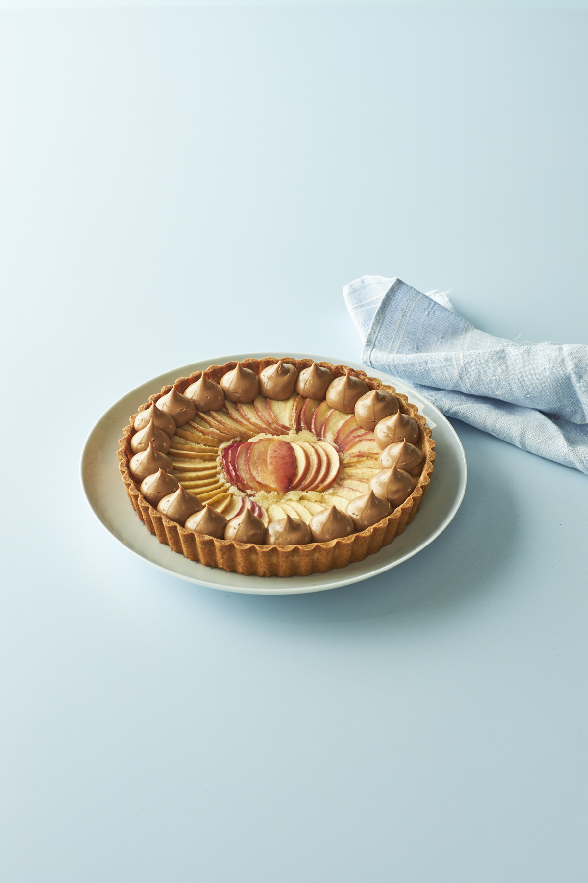 Recept på äppelpaj med mandelmassa och nougat | Odense Marcipan