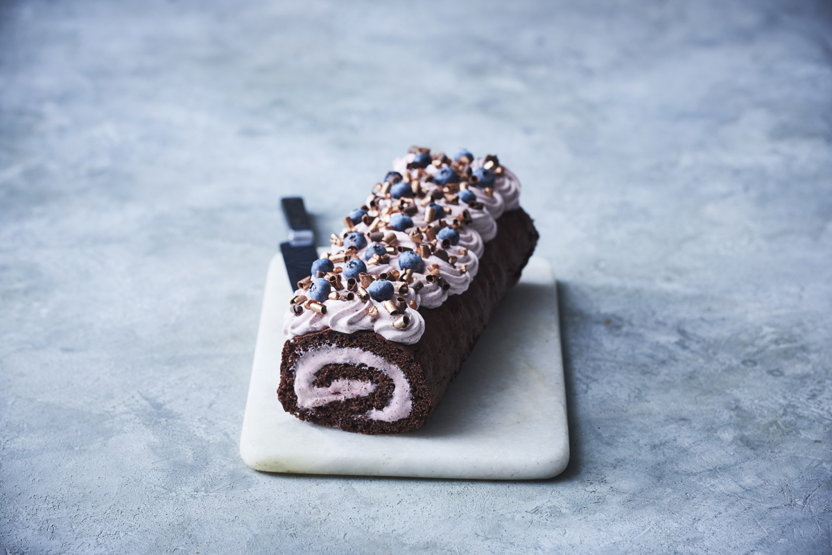 Blåbärsrulltårta - Recept | Odense Marcipan